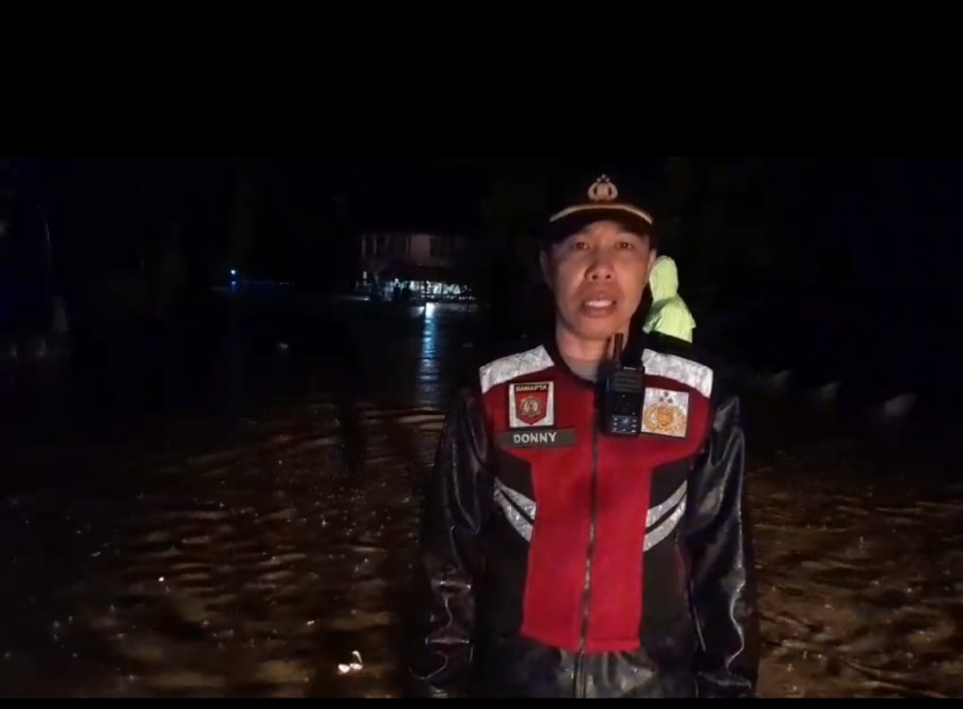 Jalan Lintas Sumatera di Pesisir Selatan Putus karena Banjir – Lintas Tiga