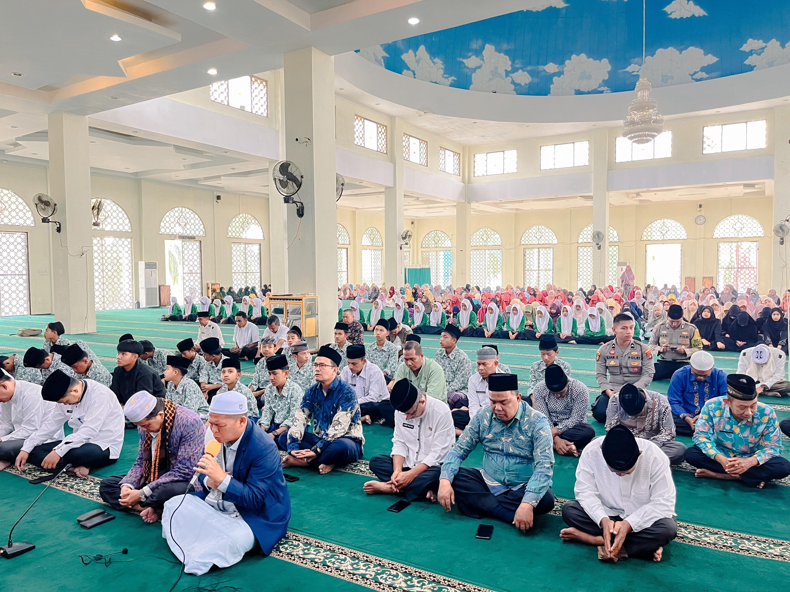 PHBI Pemkab Solok Gelar Tabligh Akbar Dan Dzikir Bersama Menyambut Bulan Suci Ramadhan 1446H ...